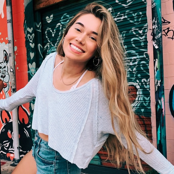 Ellie's Closet (@elliehaynes) | Poshmark